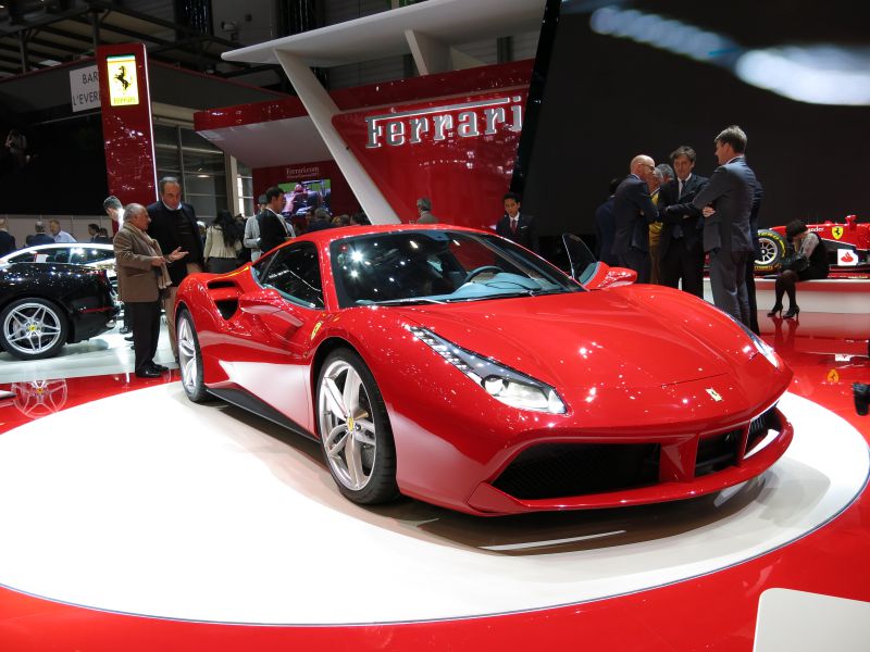 Ferrari 488 technical specifications and fuel economy